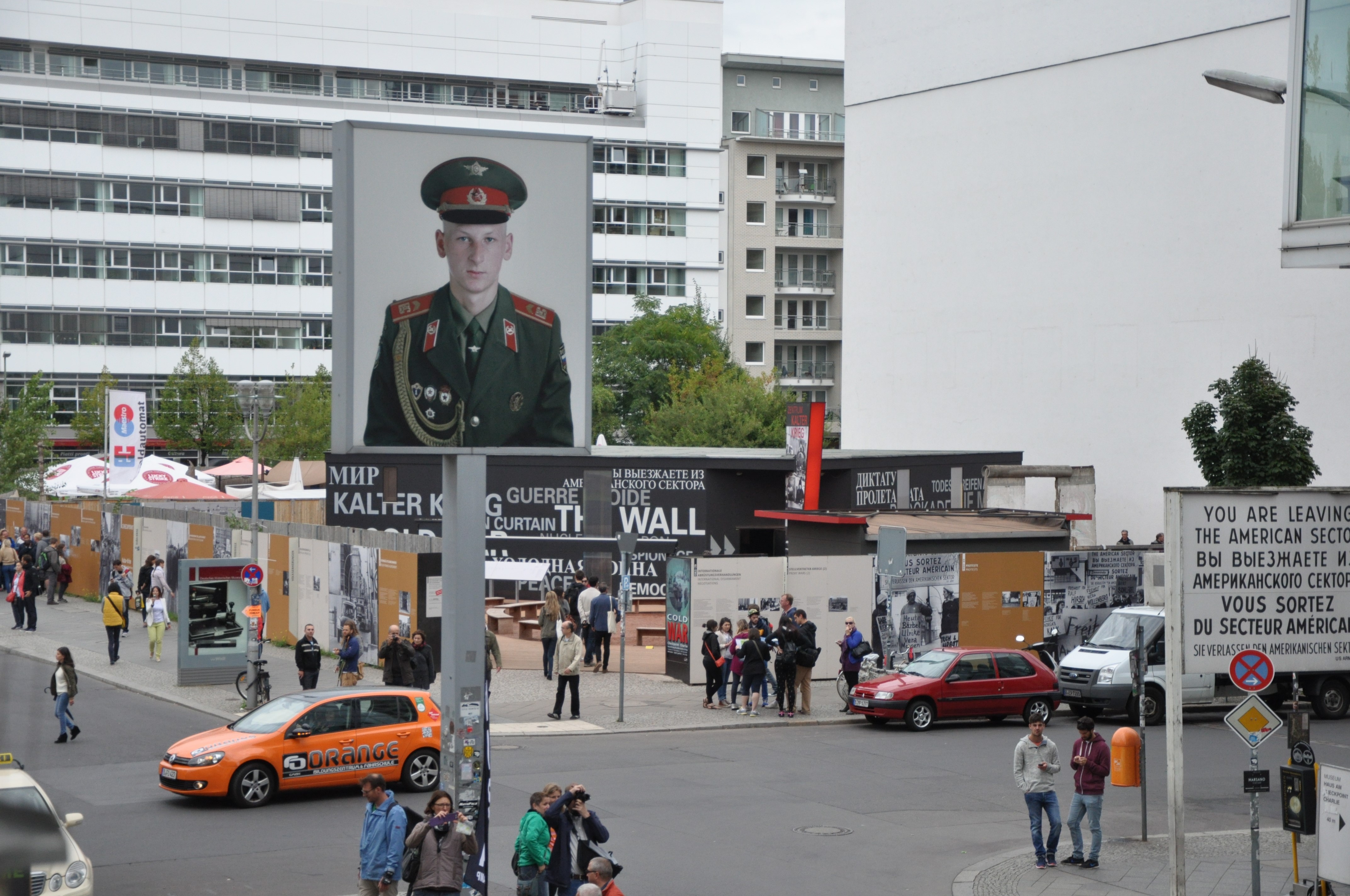 Checkpoint Charlie: Blackbox Kalter Krieg schließt | Stiftung Berliner ...