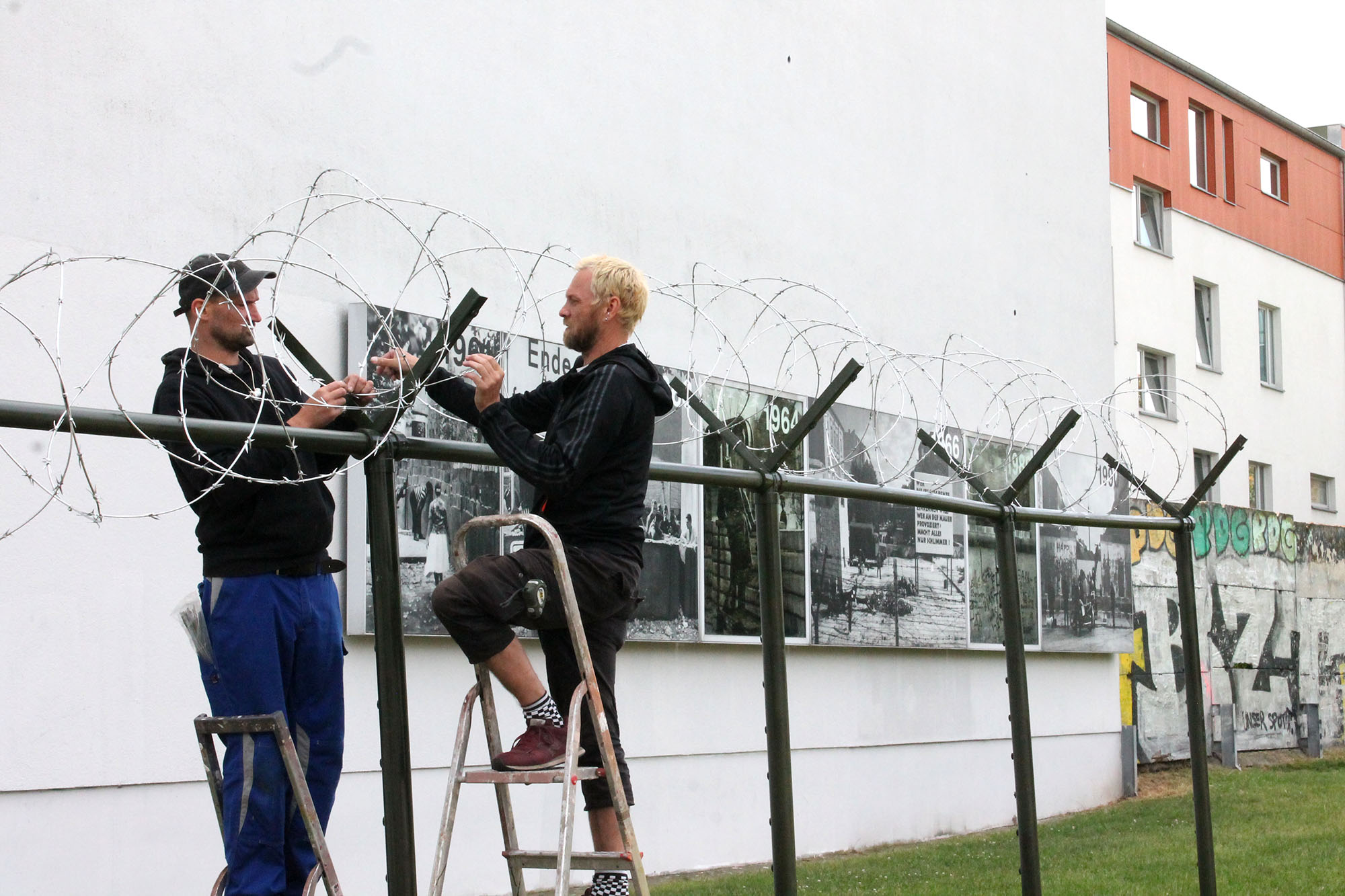 Vernissage der Installation UTOPIA!? PEACE | Stiftung Berliner Mauer
