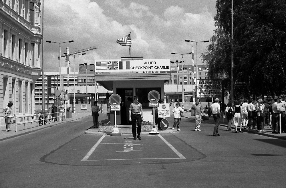 Goodbye Checkpoint Charlie | Stiftung Berliner Mauer